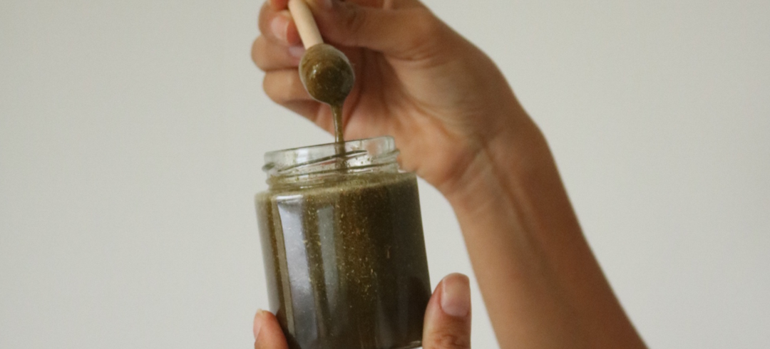 Bee Chill Herbal Electuary – Moss Medicine